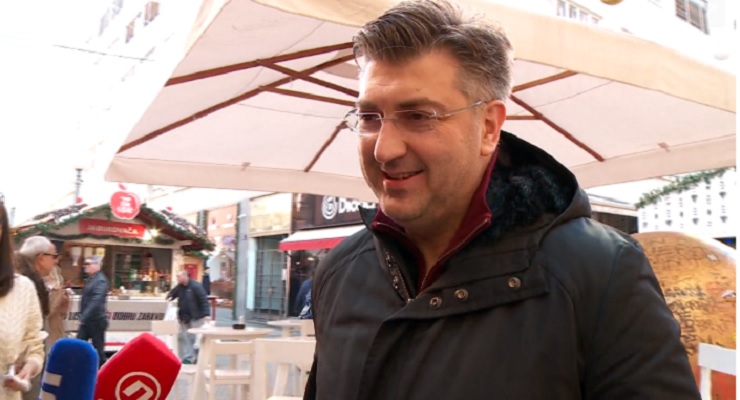 Plenković čestitao Božić pa otkrio rijetku zanimljivost za Dalmatinca ... Plenković čestitao Božić pa otkrio rijetku zanimljivost za Dalmatinca ...