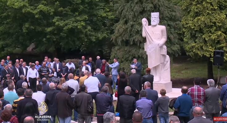 Postavljen spomenik Draži Mihailoviću! Šef SUBNOR-a pohvalio vođu četnika