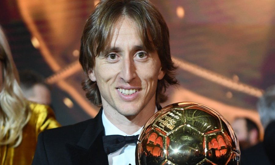 LUKA MODRIĆ: “Zazvonio je telefon, javio sam se i rasplakao” LUKA MODRIĆ: “Zazvonio je telefon, javio sam se i rasplakao”