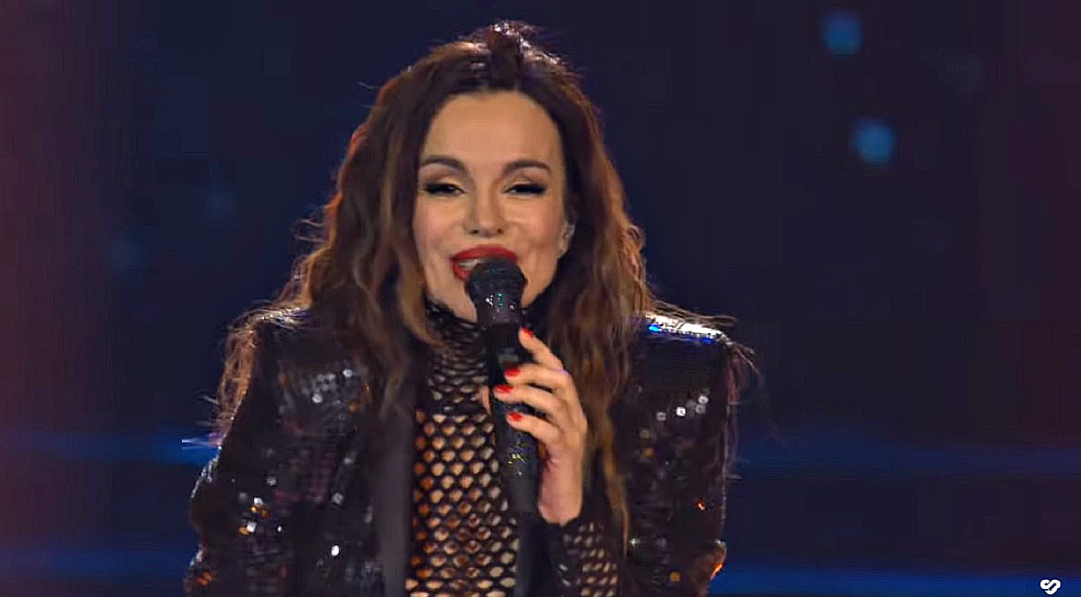 Severina na početku koncerta u Zagrebu izmolila Očenaš i Zdravo Marijo