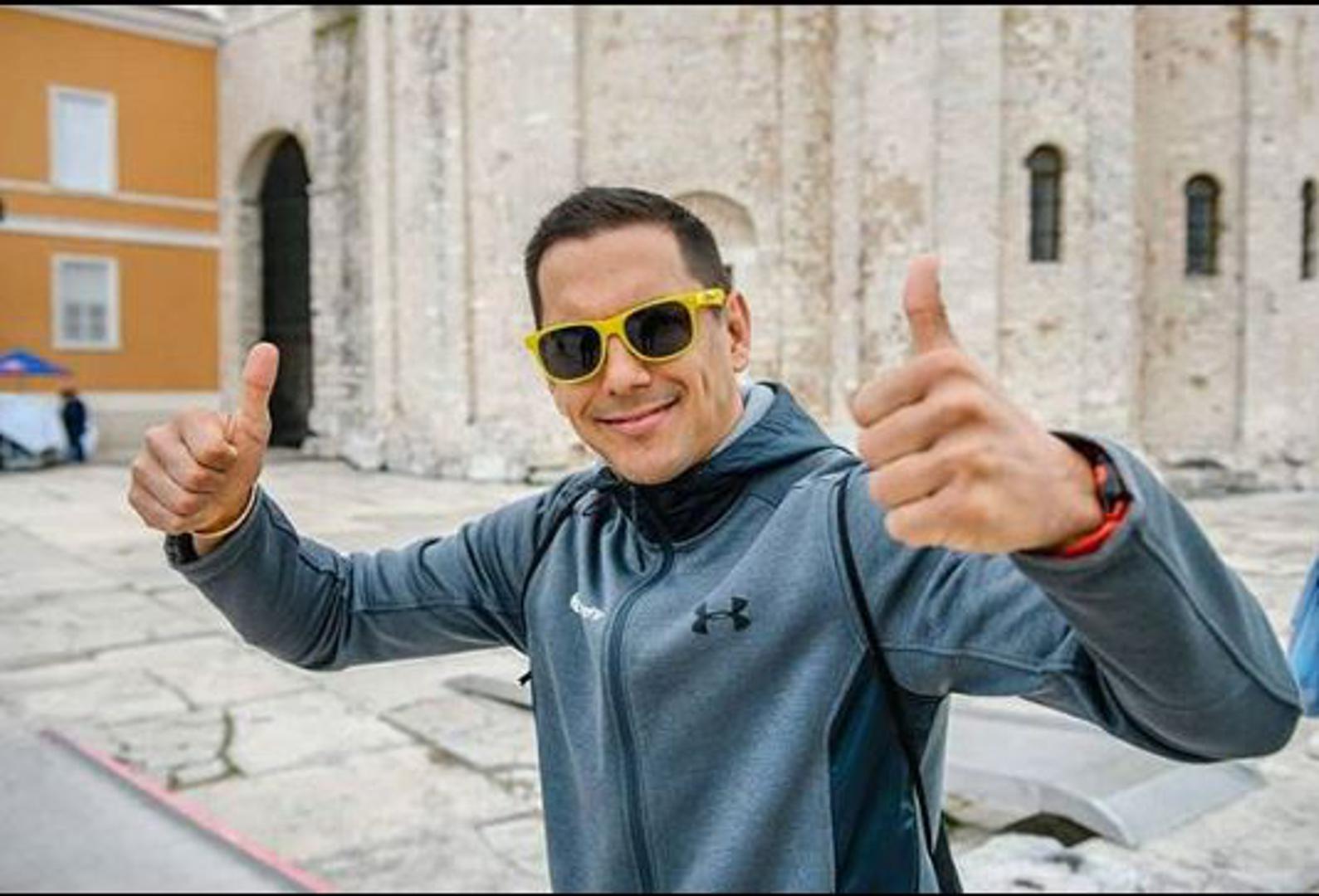 Mario Valentić upao u crkvu i radio sklekove: Ispričavam se i ja sam ...