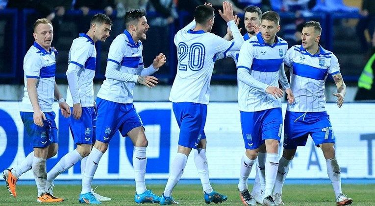 OSIJEK - DINAMO 1:0 Pobjedom protiv Dinama Osijek preuzeo vrh ljestvice OSIJEK - DINAMO 1:0 Pobjedom protiv Dinama Osijek preuzeo vrh ljestvice