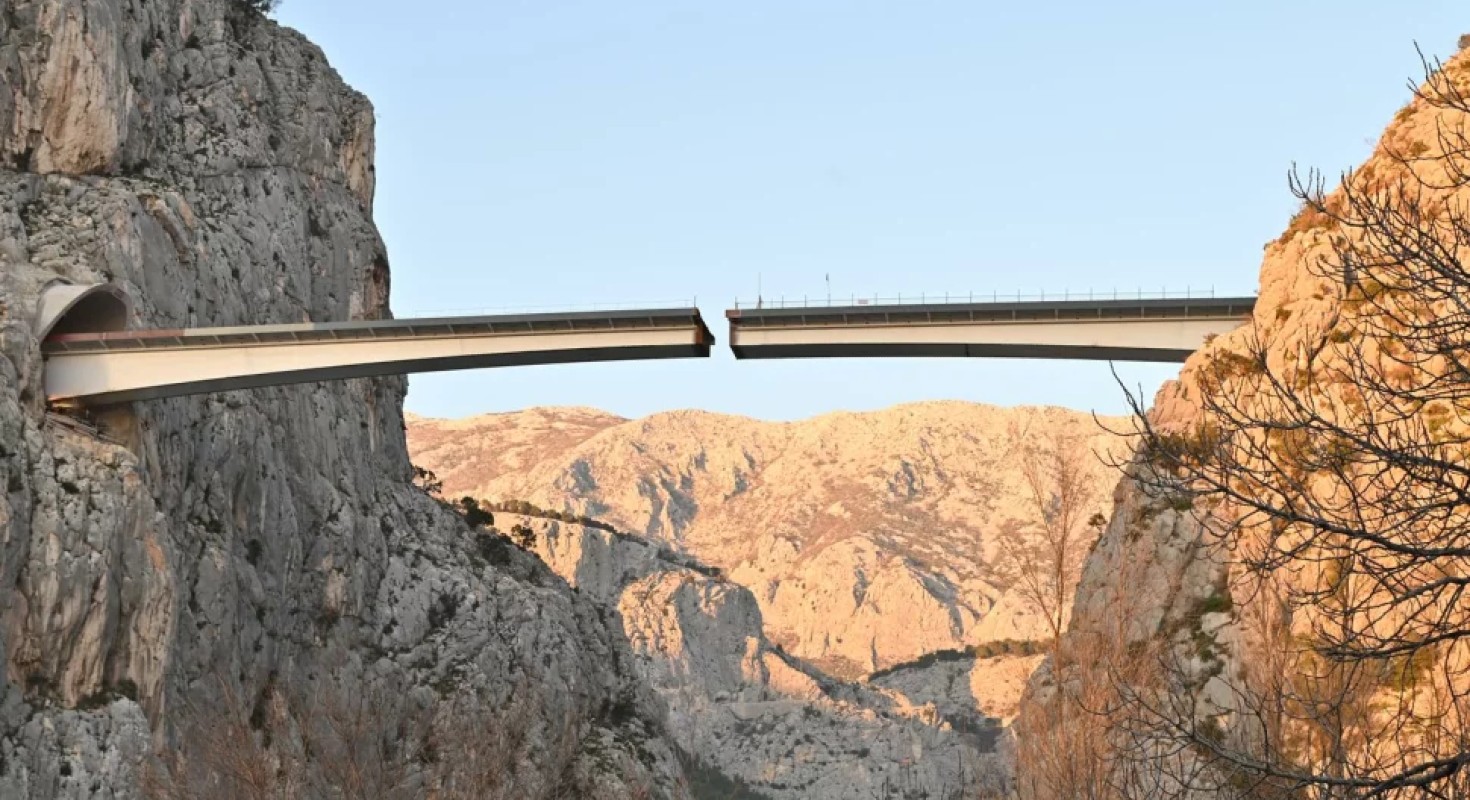 PREKRASNO! Most iznad kod Omiša, koji su neznalice ismijavale, samo što ...