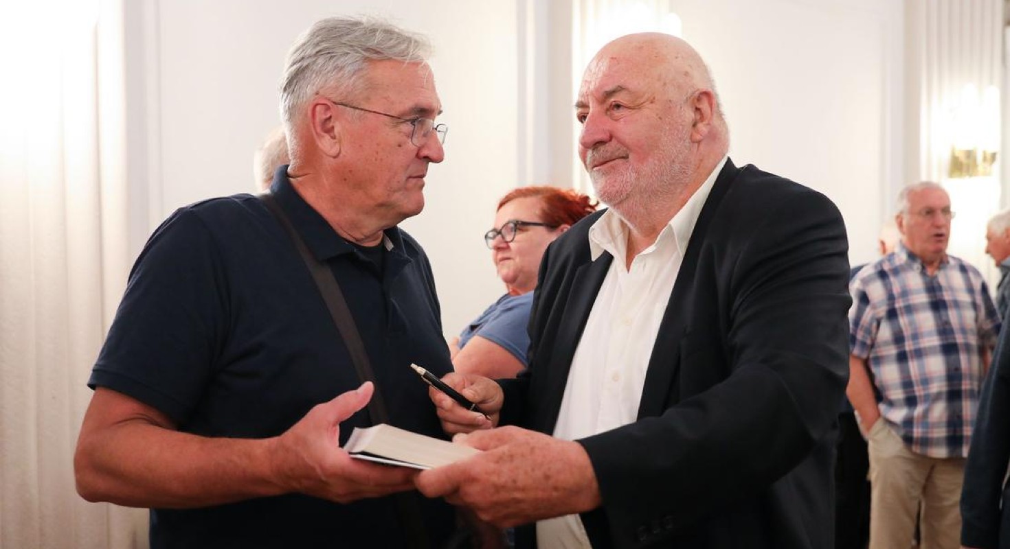 Slobodan Uzleac objavio knjigu o Srbima u Hrvatskoj, u njoj su dvije ...