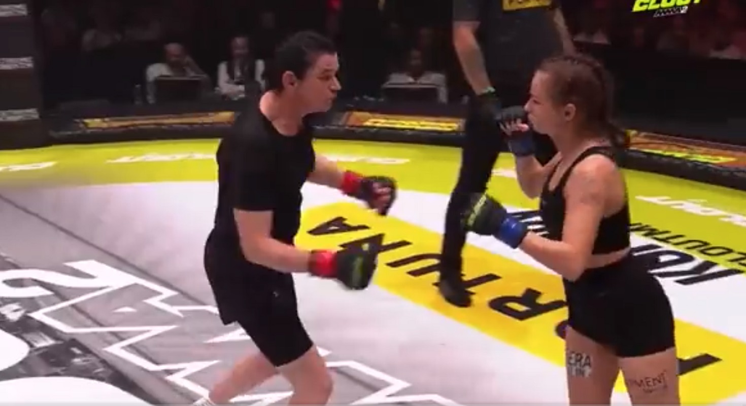 VIDEO / Prekinuo s curom, a onda ju majka pretukla u ringu