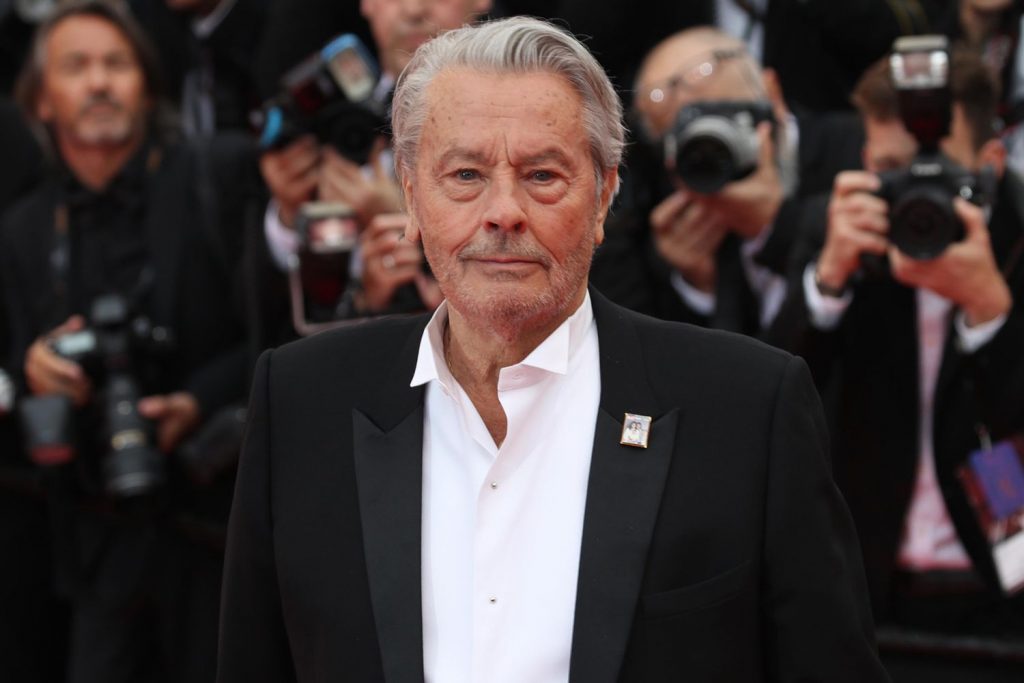 HEROJ STILA: Nitko na svijetu nije nosio odjela kao Alain Delon