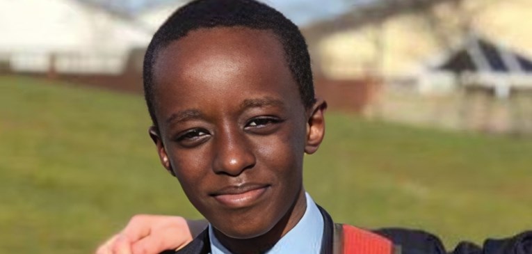 Ovo je ubojica tri djevojčice u Engleskoj. Ima 17 godina, sudac mu je ...