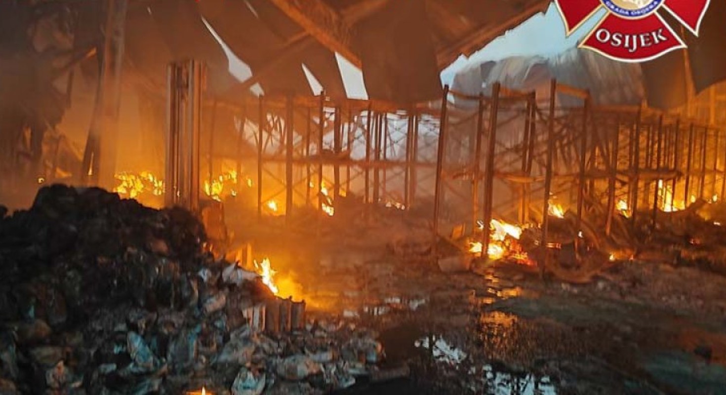 Veliki požar u Osijeku, gore skladišta. Čula se eksplozija