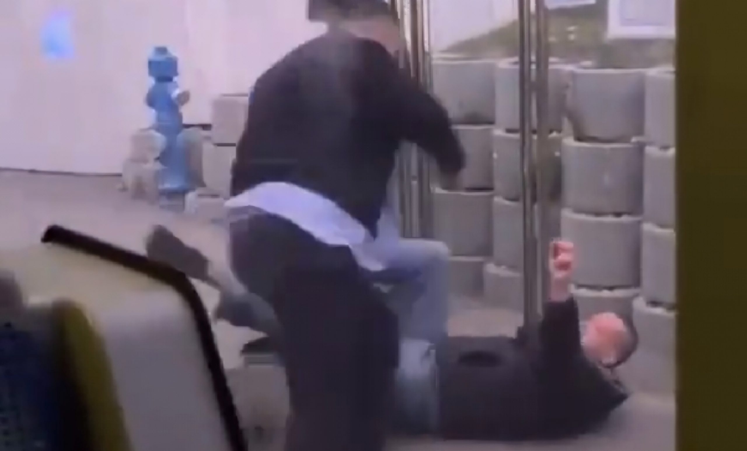 Potukli se vozač ZET-a i putnik, ZET-ovac cipelario muškarca