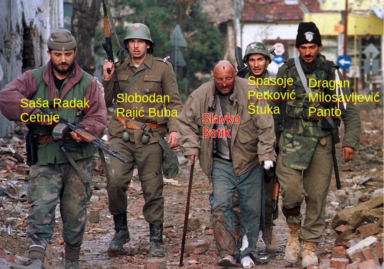 Četvorica Srba odvode Vukovarca Slavka. Sad su mu našli kosti. Oni nisu ...