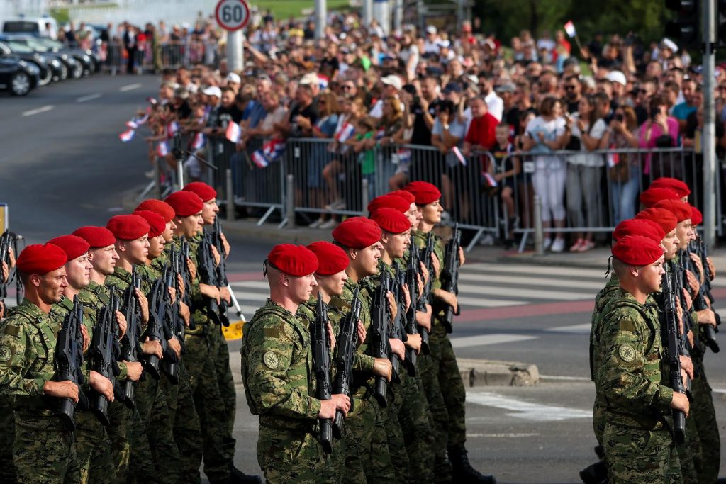 Srpski mediji izbezumljeni mimohodom u Zagrebu: “Gotovina u prvim redovima”