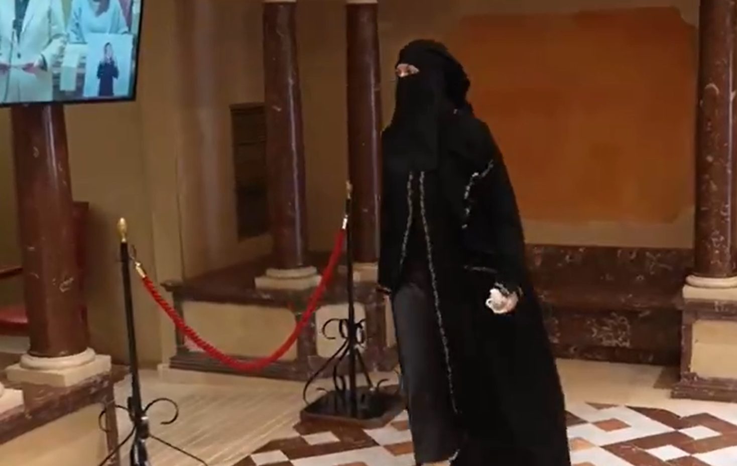 VIDEO Španjolska političarka u nikabu došla na sjednicu parlamenta